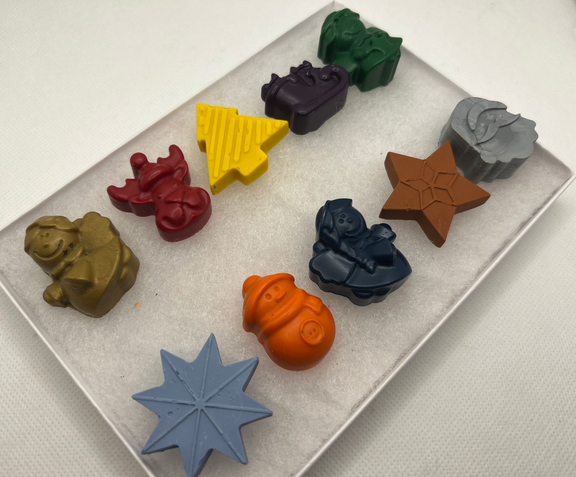 Beeswax Small Christmas Crayons Box of 10 – Mimibear