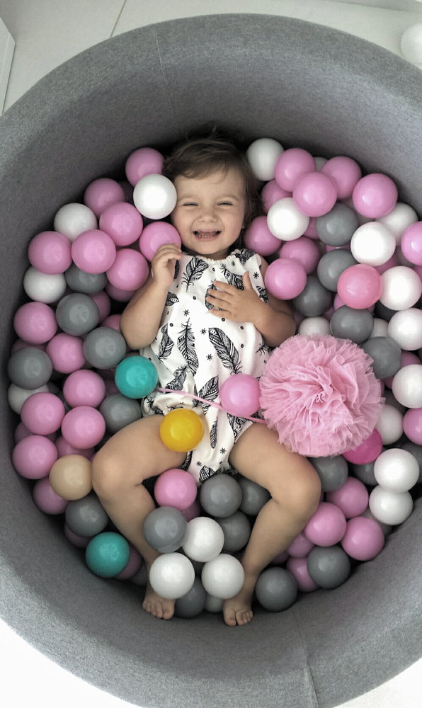 Ball Pit + 200 Balls (colour of your choice) – Mimibear