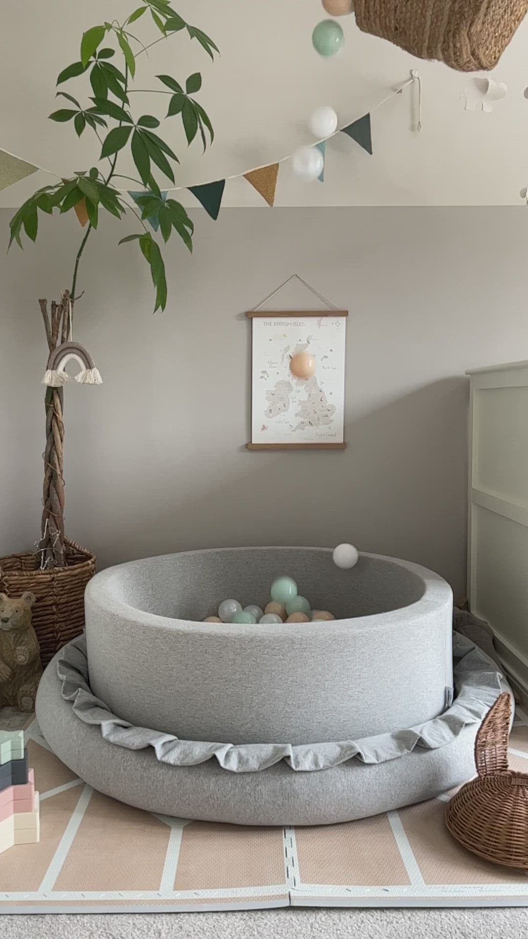 Ball Pit + 200 Balls (colour of your choice) – Mimibear